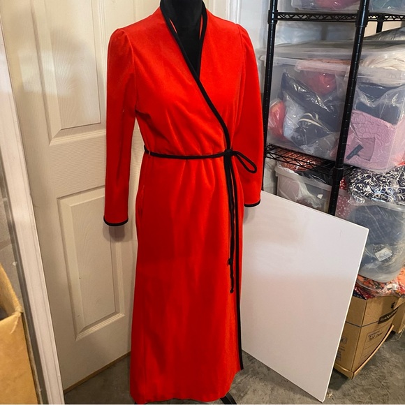 Vanity Fair | Intimates & Sleepwear | Vanity Fair Red Velvet Robe With ...
